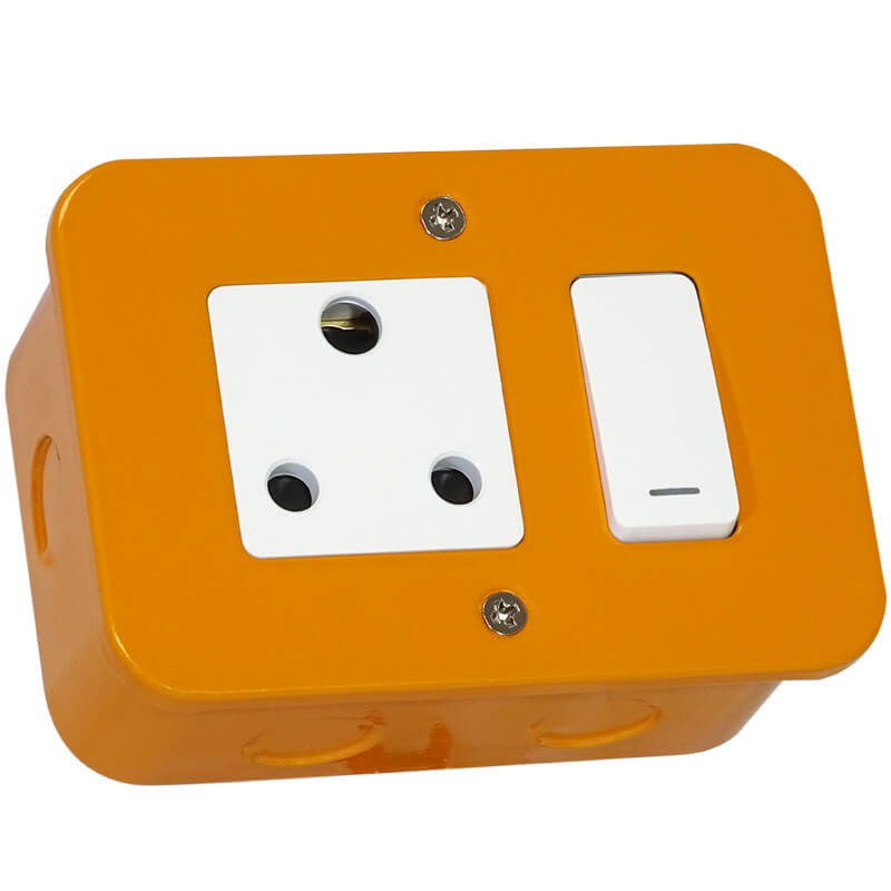 VETi 1 - Industrial Single Switched RSA Socket Outlet - Industrial & WeatherProof | MajorTech